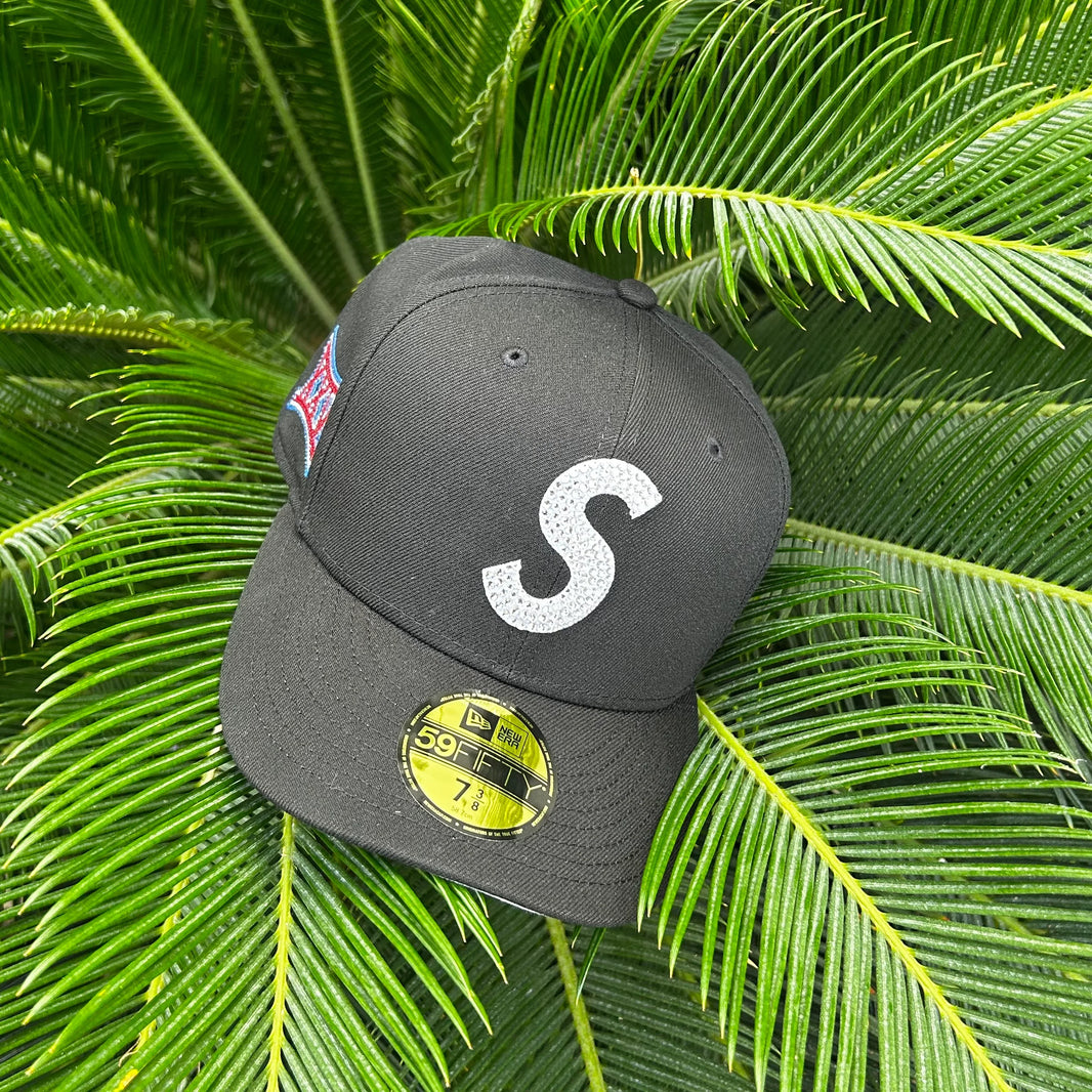 Colección Supreme de playeras y gorras con Swarovski – Hats Tricks